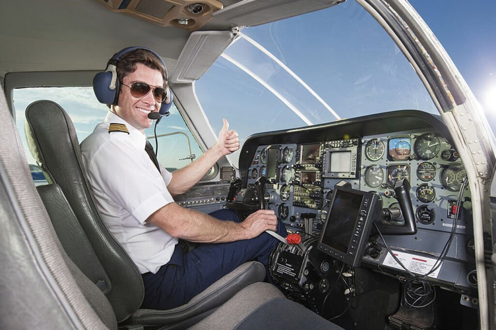 Berapa Besar Gaji Pilot dan Pramugari? - Loker Jakarta Blog